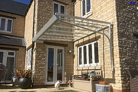 Light Grey Glass Cantilevered Veranda ⓥ | 123v
